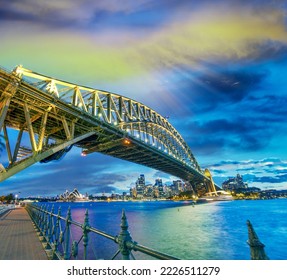 Sydney Harbour Bridge at night 4K wallpaper download