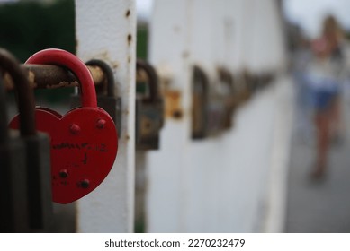 Heart Locker 4K wallpaper download