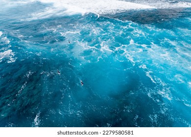 Beautiful blue waves in the ocean 4K wallpaper download
