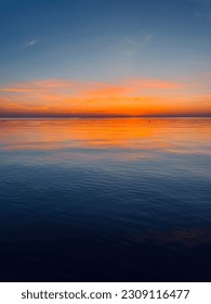 Calm Sunset Beach 4K wallpaper download