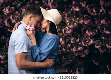 Sweet Couple 4K wallpaper download
