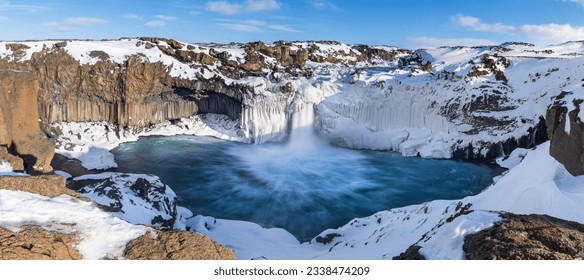 Cold waterfall 4K wallpaper download