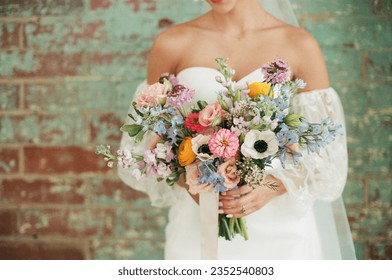 Colorful blossoms bouquet 2K wallpaper download
