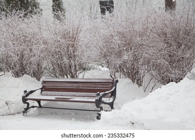 Snow-covered bench HD wallpaper download