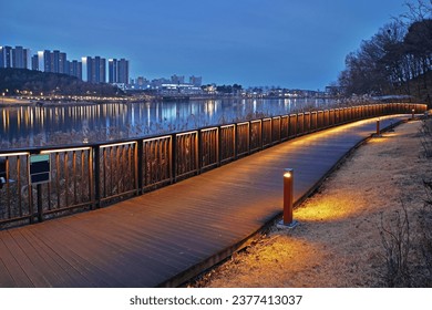 Night view in the Lake 2K wallpaper download