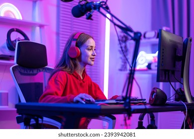 Gamer Girl 4K wallpaper download