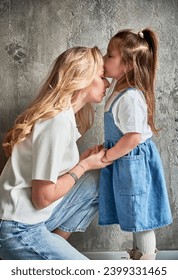 Kiddos 4K wallpaper download