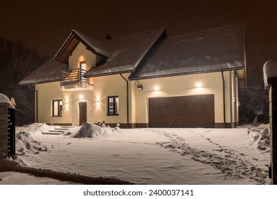 Christmas night snow house 4K wallpaper download