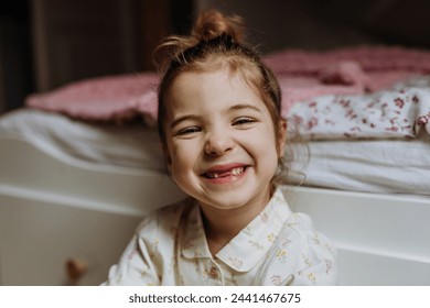 Grin Smile 4K wallpaper download