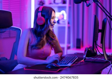 Gamer Girl 4K wallpaper download