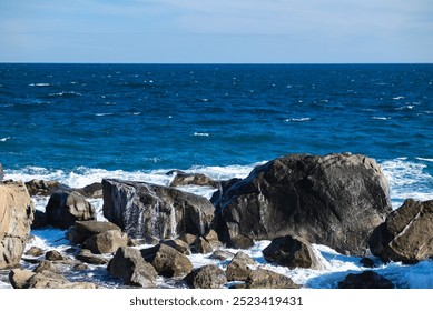 Rocky Seascape 4K wallpaper download