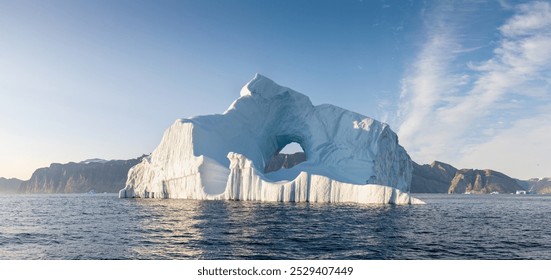 Massive iceberg 4K wallpaper download