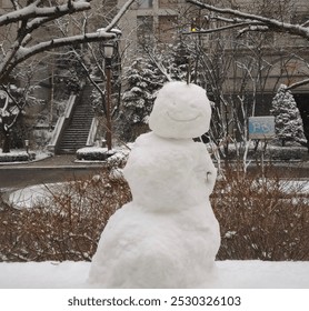 Smile of snowman 2K wallpaper download