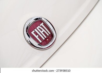 FIAT 500 Logo Vector (.EPS) Free Download