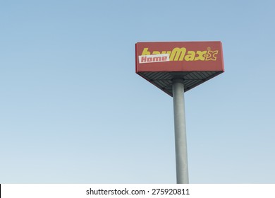 Baumax Logo Vector (.AI) Free Download