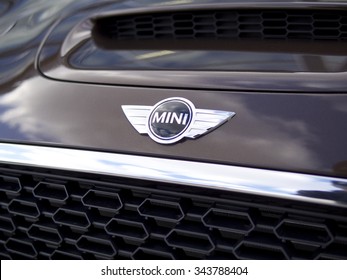 Mini Cooper Logo Vector (.EPS) Free Download