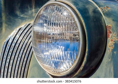 Headlights on black and white Mercedes Benz 2K wallpaper download