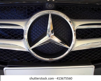 Daimler Benz Logo Vector (.EPS) Free Download