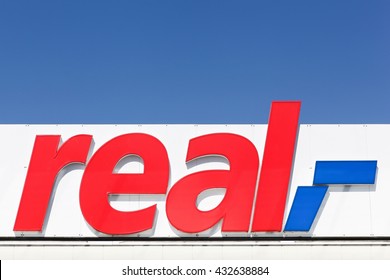 Giant hypermarket Logo Vector (.EPS) Free Download