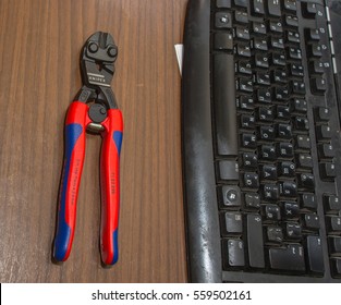 Knipex Logo Vector (.EPS) Free Download