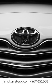 Yaris Logo Vector (.EPS) Free Download