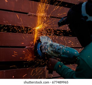 Welderup Logo Vector (.AI) Free Download
