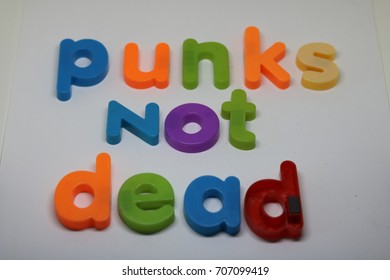 Punk is not Dead 4K wallpaper download