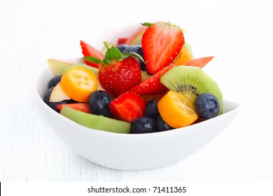 A Bowl of Fruit Cocktail 4K wallpaper download