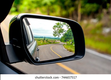 Road Mirror 4K wallpaper download
