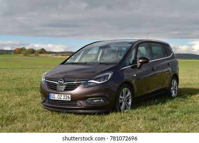 Opel Zafira Logo Vector (.EPS) Free Download
