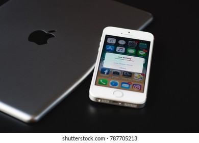 iPhone SE Logo Vector (.AI) Free Download