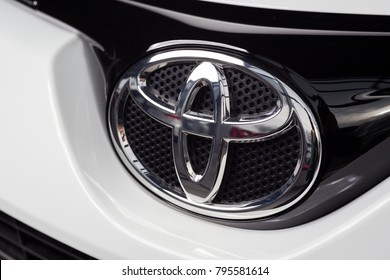toyota rav 4 Logo Vector (.EPS) Free Download