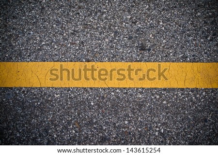 SINGLE-YELLOW-LINE Stock Photos and Images - Avopix.com