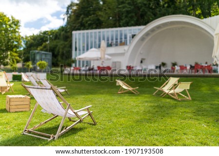 SHEZLONG Stock Photos and Images - Avopix.com