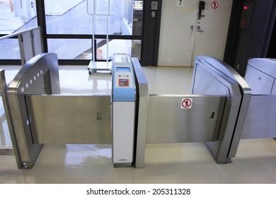 18,039 Boarding gate interior Images, Stock Photos & Vectors | Shutterstock