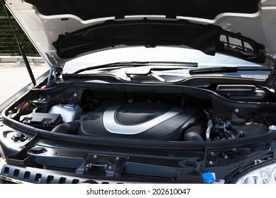 12,875 Car engine bonnet Images, Stock Photos & Vectors | Shutterstock