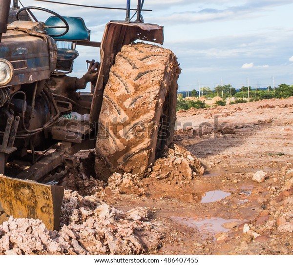 218 imágenes de Tractor stuck in the mud - Imágenes, fotos y vectores ...