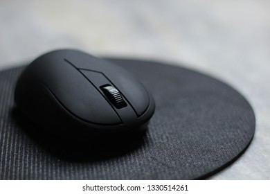Image Wireless Black Computer Mouse Stock Photo 1330514261 | Shutterstock