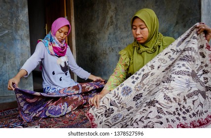 31 Batik Rifaiyah Images, Stock Photos & Vectors | Shutterstock