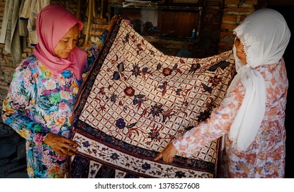 31 Batik Rifaiyah Images, Stock Photos & Vectors | Shutterstock