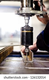 Industrial Engineer Using Mechanical Drill Machine Foto de stock ...