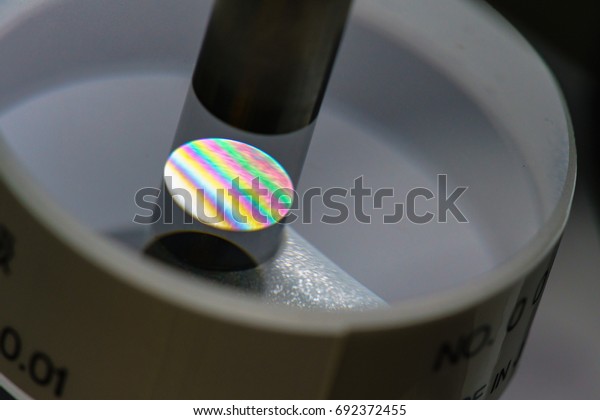 「Inspection Flatness Parallel Micrometer Anvil Optical」の写真素材（今すぐ編集 ...