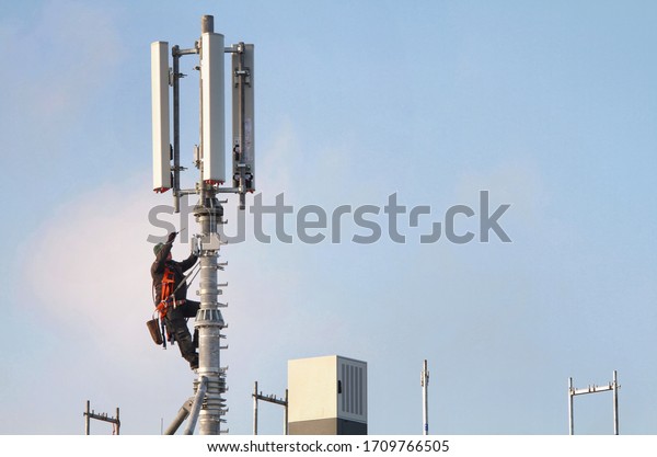 Installation Cell Tower Stock Photo 1709766505 | Shutterstock