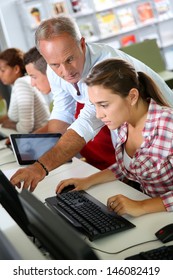 15,289 Instructor computer Images, Stock Photos & Vectors | Shutterstock