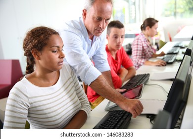 15,124 Computer instructor Images, Stock Photos & Vectors | Shutterstock