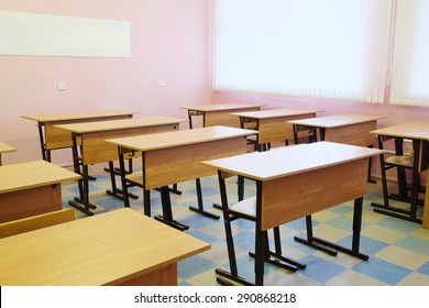 Wooden Table Chair Green Blank Blackboard Stock Illustration 1471301102 ...