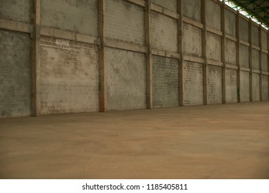 Interior Empty Warehouse Stock Photo 1185405772 | Shutterstock