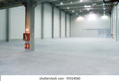6,537 Big empty warehouse Images, Stock Photos & Vectors | Shutterstock