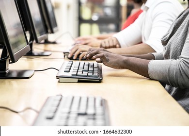 441,218 People Typing On Computer Images, Stock Photos & Vectors ...