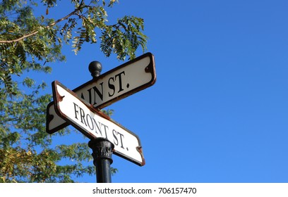 Intersection Main Street Front Street Stock Photo 706157470 | Shutterstock